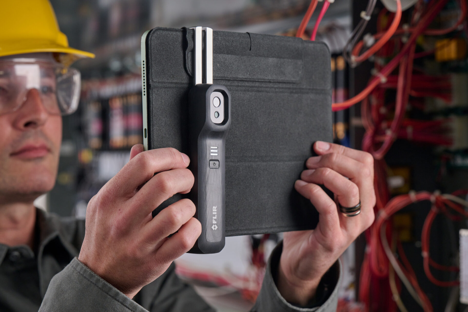 Teledyne FLIR introduceert de FLIR ONE Edge Pro: de eerste echt ...